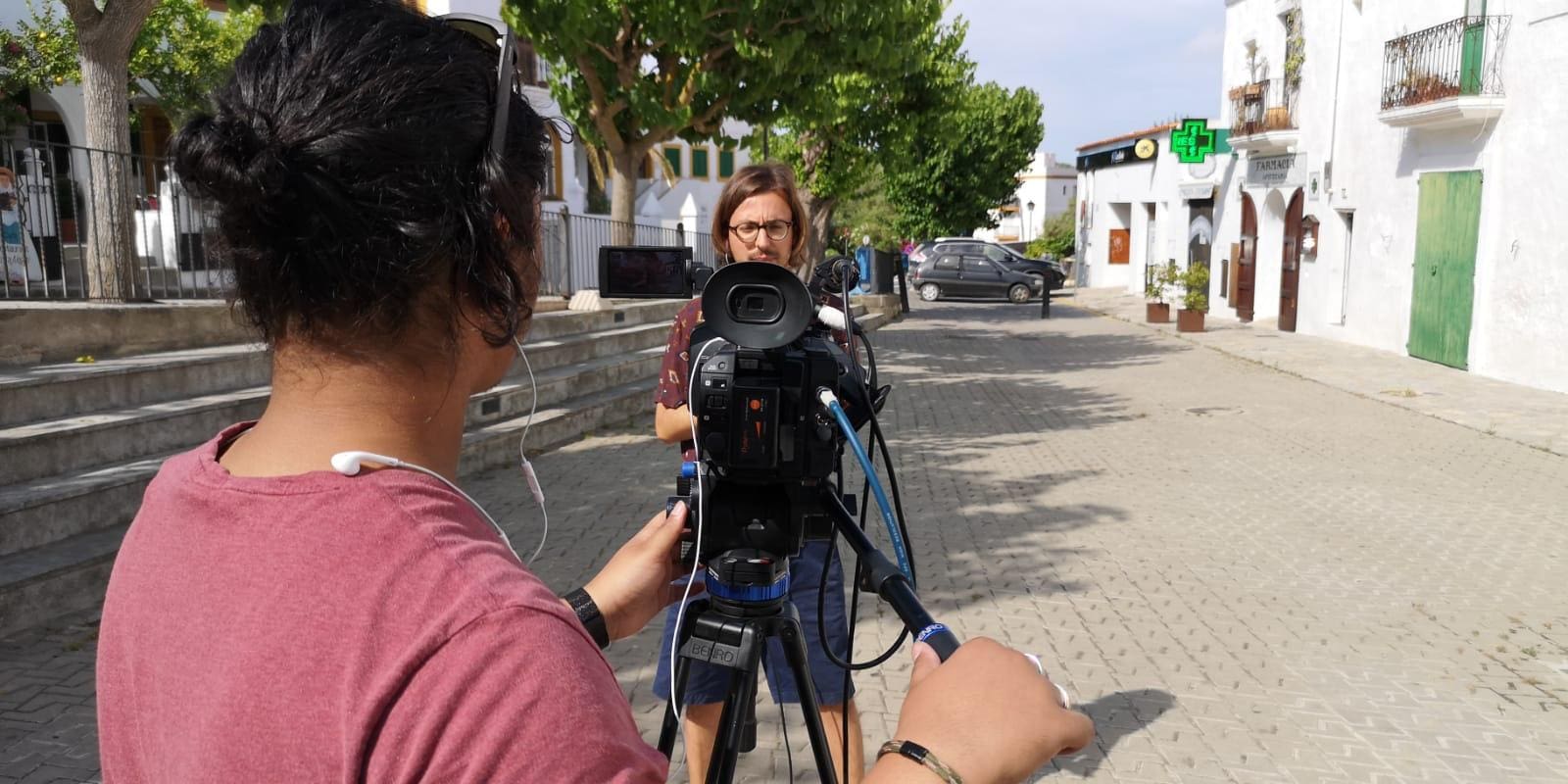 El éxito de Emmanuelle y su formación audiovisual | Treintaycinco mm